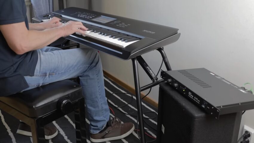 12 Best Powered Speaker for Keyboard 2024 – Synths & Digital Pianos