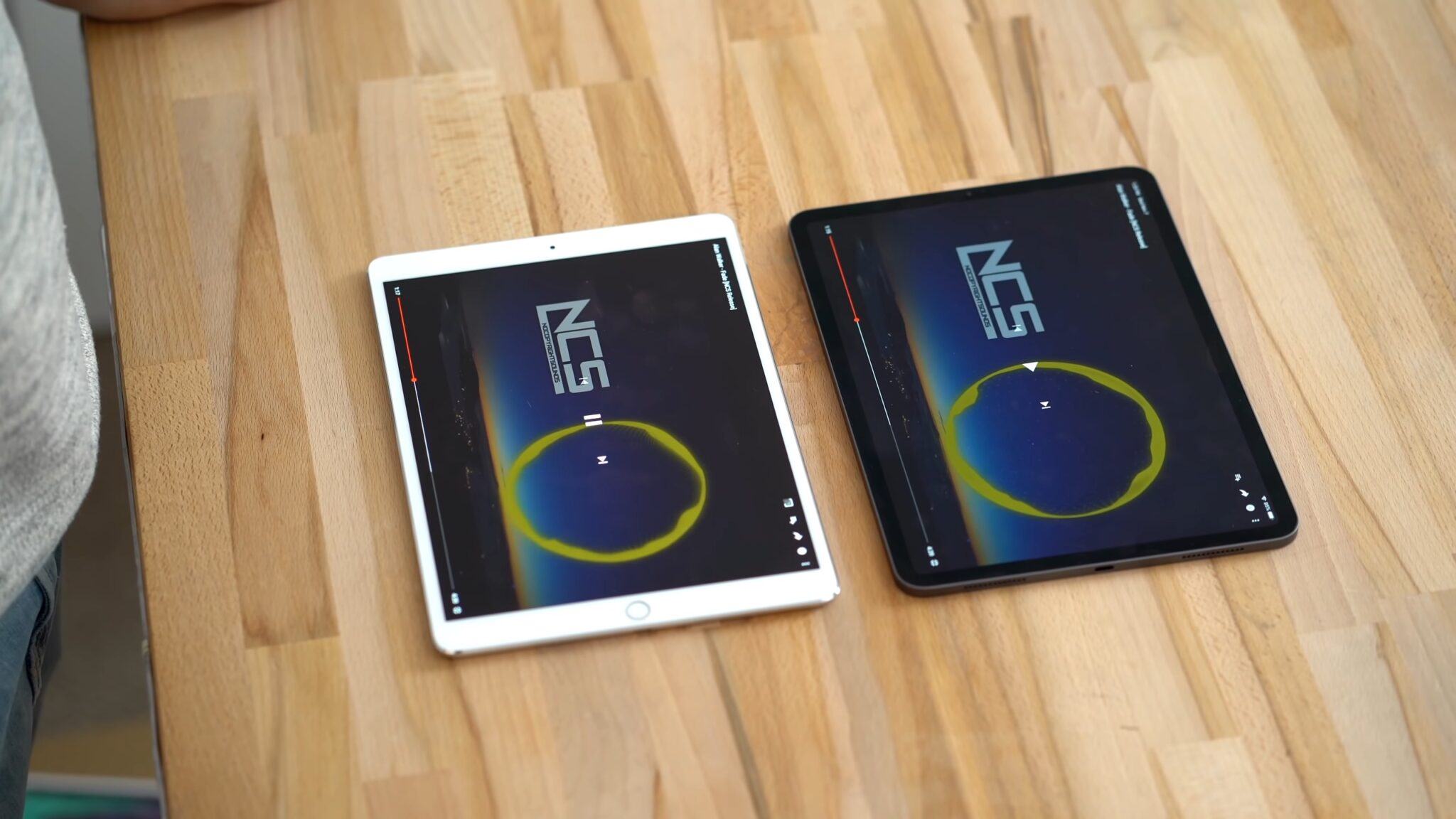 10.5 Inch 5x3 Display vs 11 Inch 16x10 Display - Which Is Right for You?