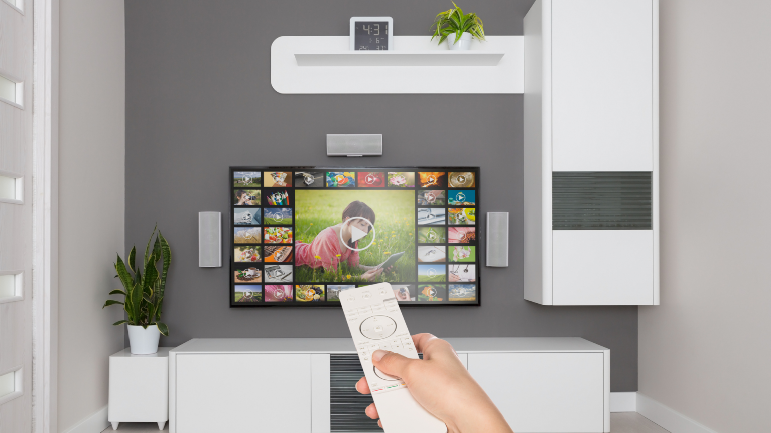 42 Inch 16x9 Display vs 50 Inch 16x9 Display - Ultimate Comparison